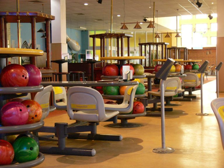 Bowling in Berlin Lichtenberg - BIG BOWL