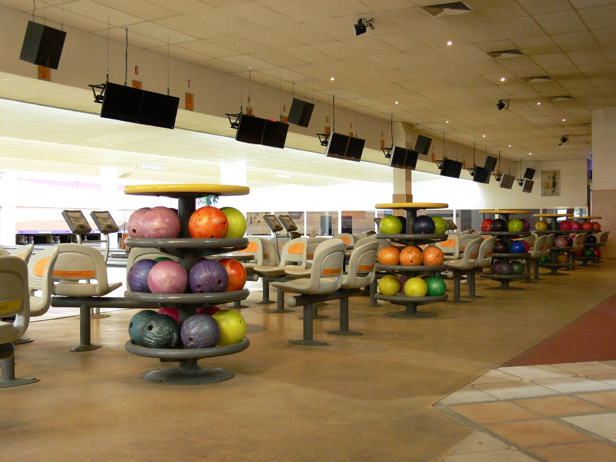 Bowling in Berlin Lichtenberg - BIG BOWL